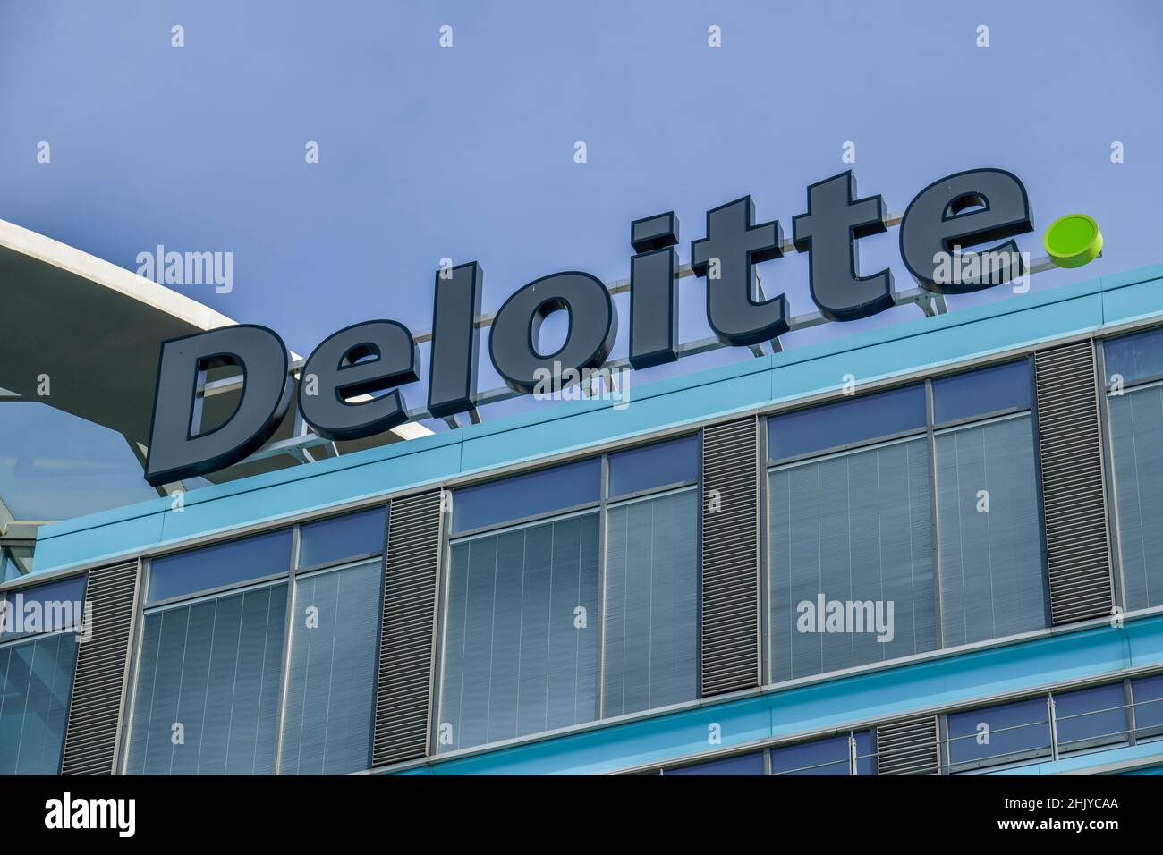 Deloitte hi-res stock photography and images - Alamy