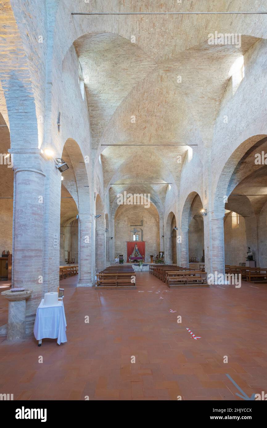 Notaresco hi-res stock photography and images - Alamy