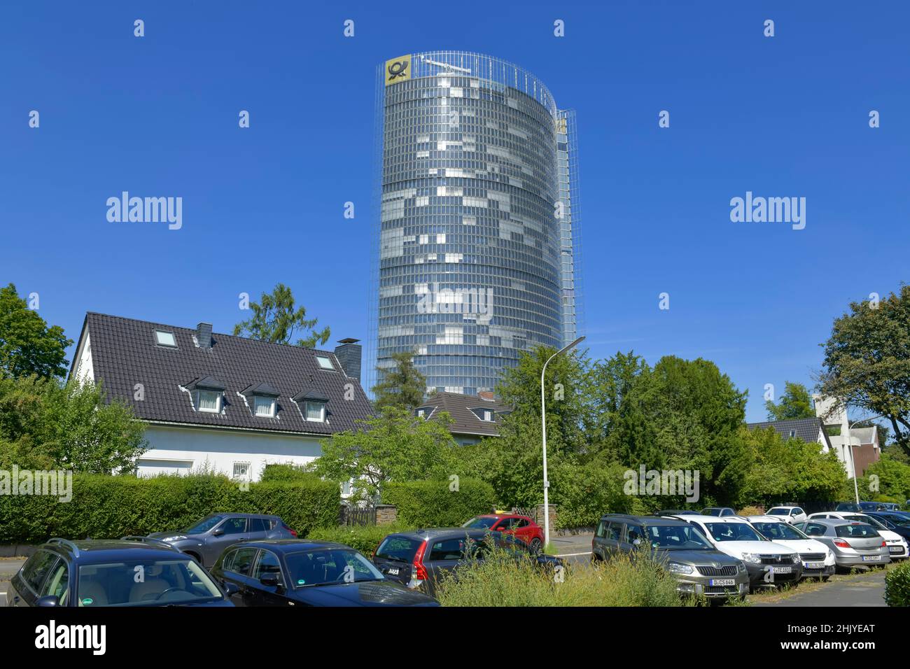 Post Tower, Konzernzentrale der Deutsche Post DHL Group, Charles-de ...