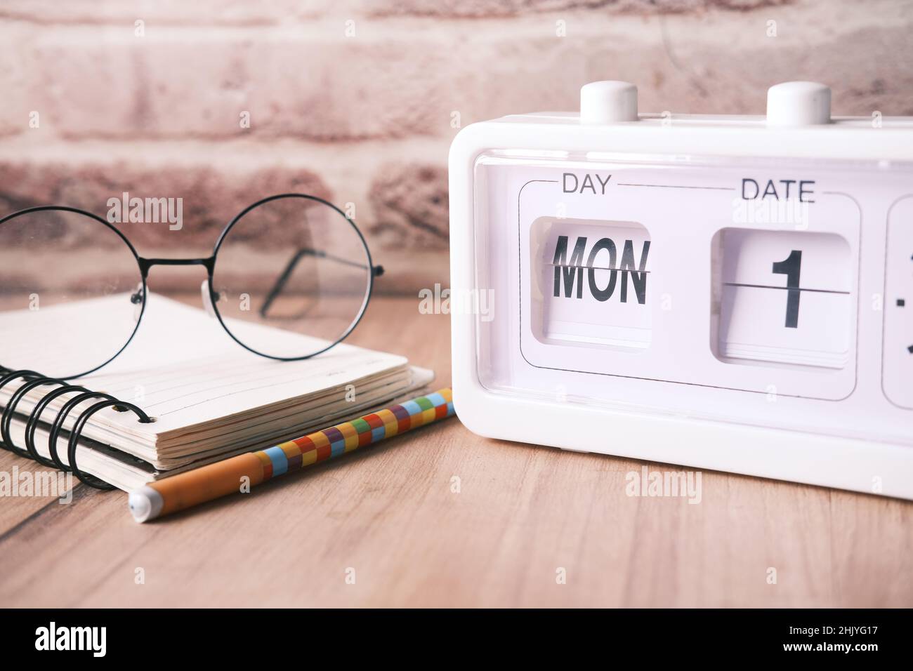 Flipping calendar hi-res stock photography and images - Alamy