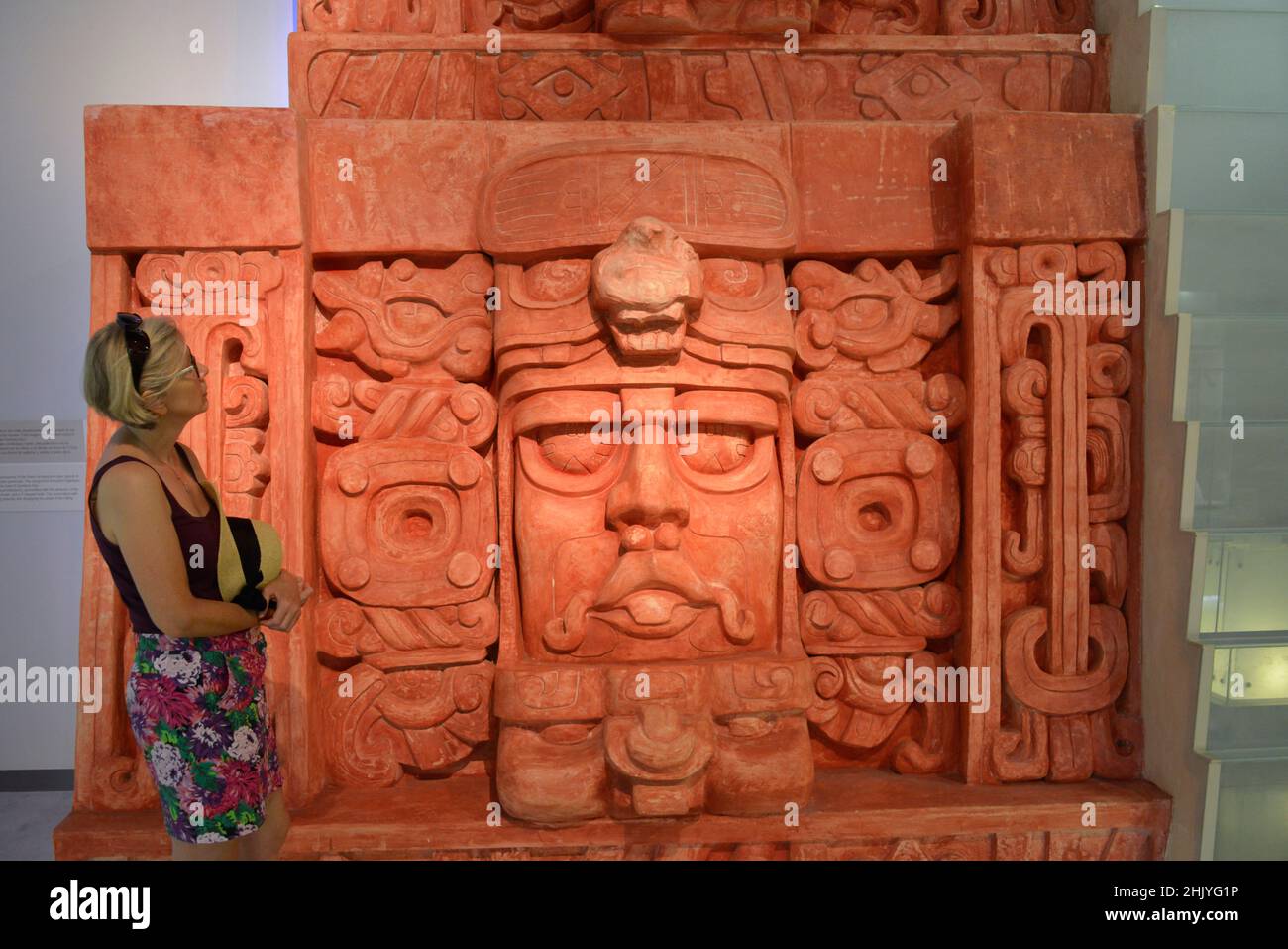 Mayamuseum "Gran Museo del Mundo Maya", Merida, Yucatan, Mexiko Stock ...
