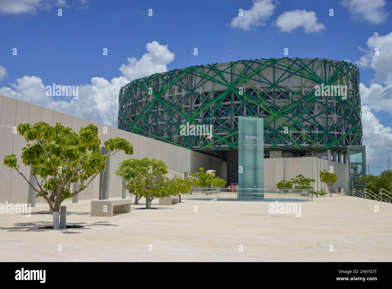 Mayamuseum "Gran Museo del Mundo Maya", Merida, Yucatan, Mexiko Stock ...