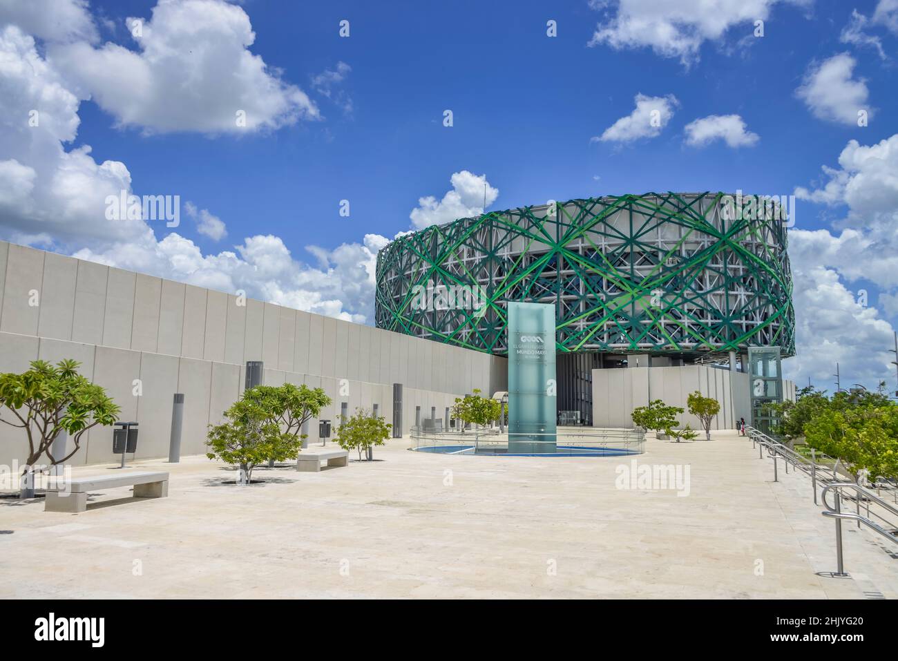Mayamuseum "Gran Museo del Mundo Maya", Merida, Yucatan, Mexiko Stock ...