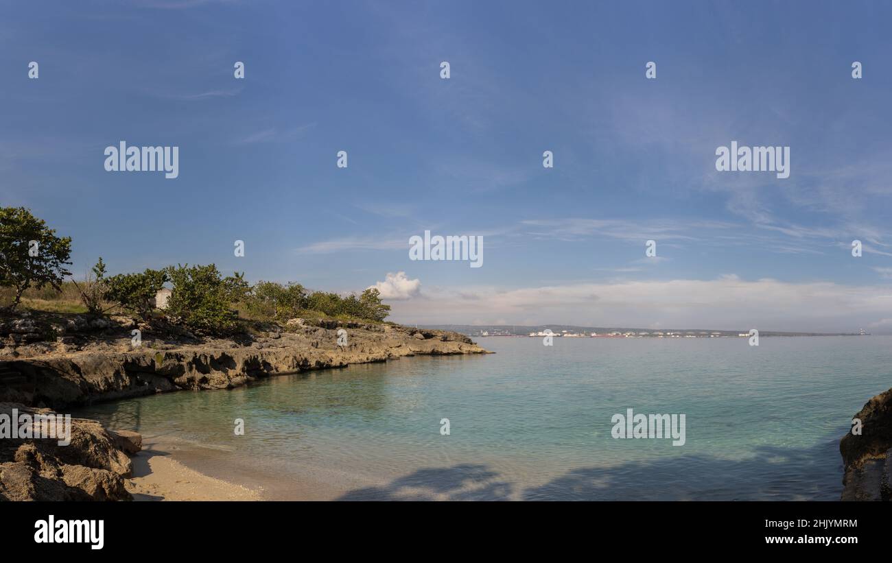 Landscape of cliffs surrounded by greenery and the sea in Matanzas ...
