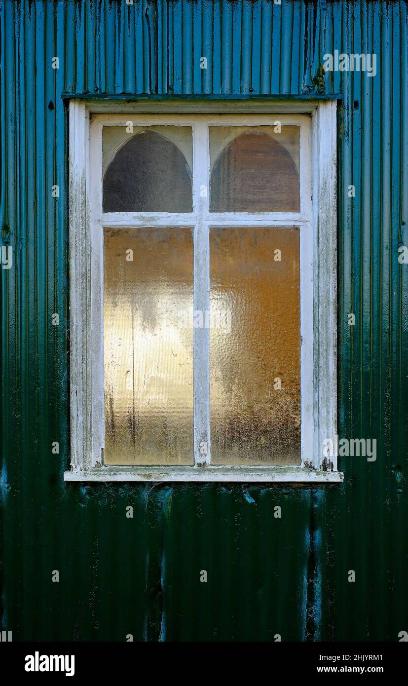 Sunlight through window hi-res stock photography and images - Alamy