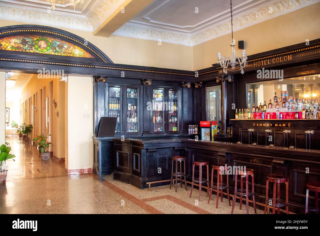 Lobby bar in the 'Hotel Colon'. The famous colonial-style architecture ...