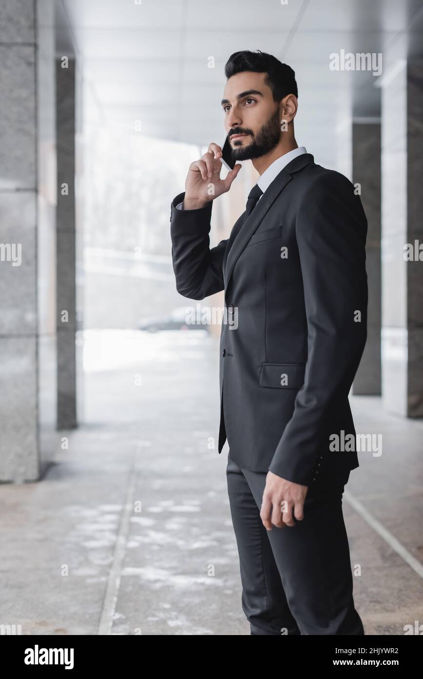 Security guard talking hi-res stock photography and images - Alamy