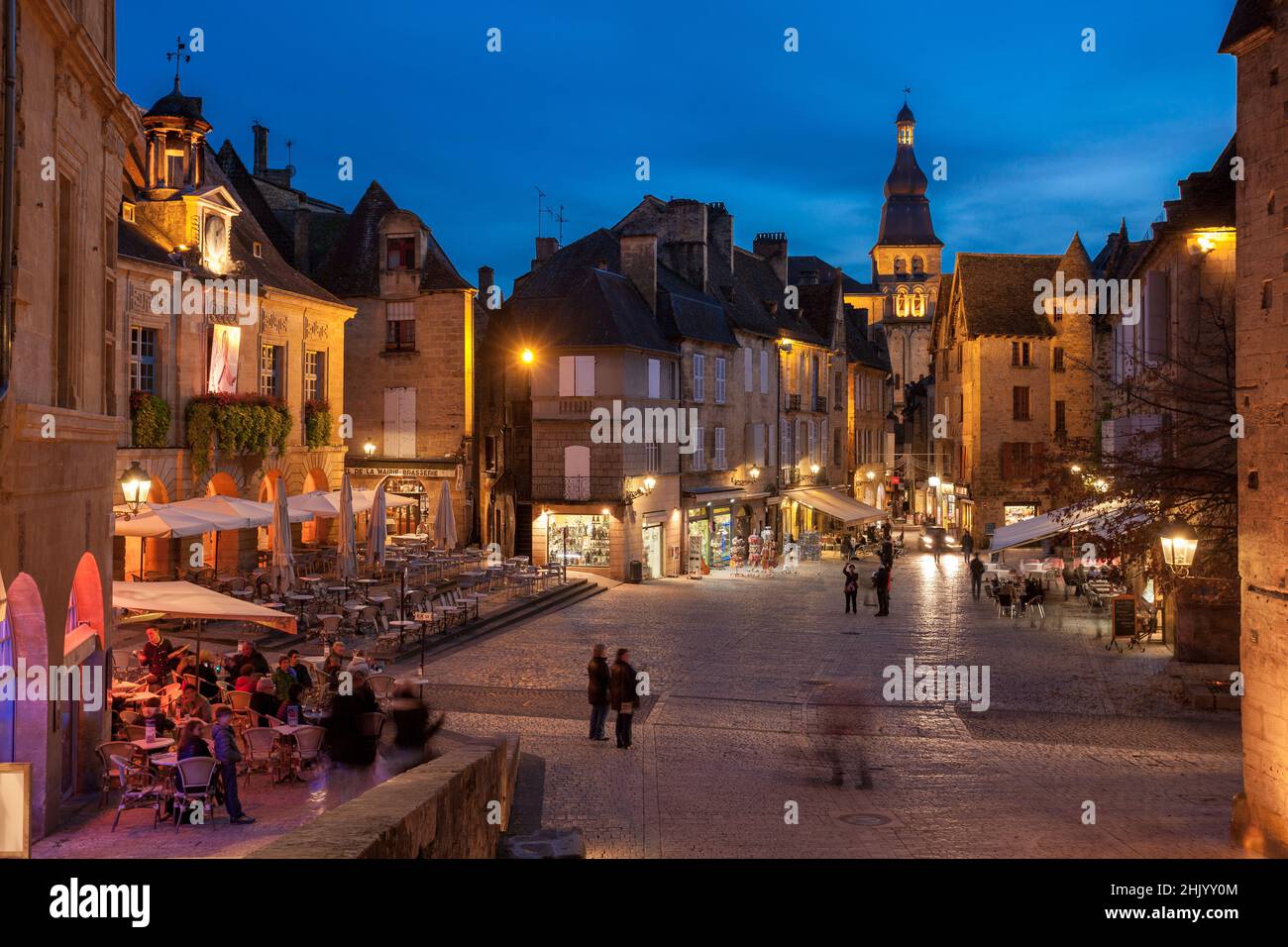 France dordogne around village hi-res stock photography and images - Alamy