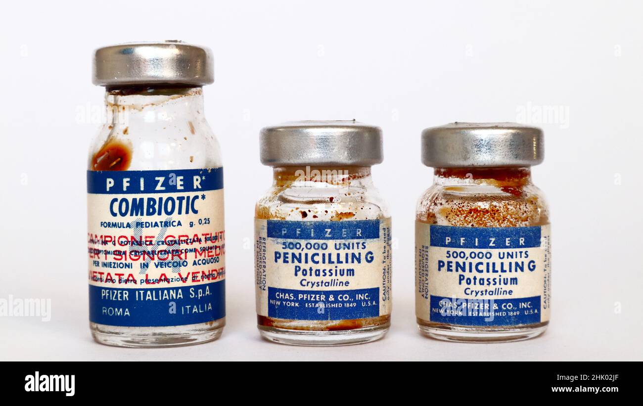 Vintage 1950s Vials of PFIZER Penicillin G and PFIZER COMBIOTIC ...