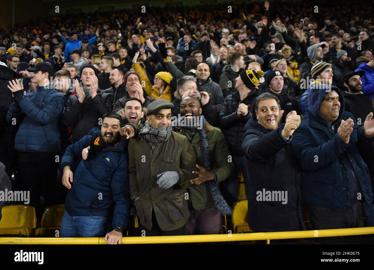 Liverpool stadium crowd hi-res stock photography and images - Alamy