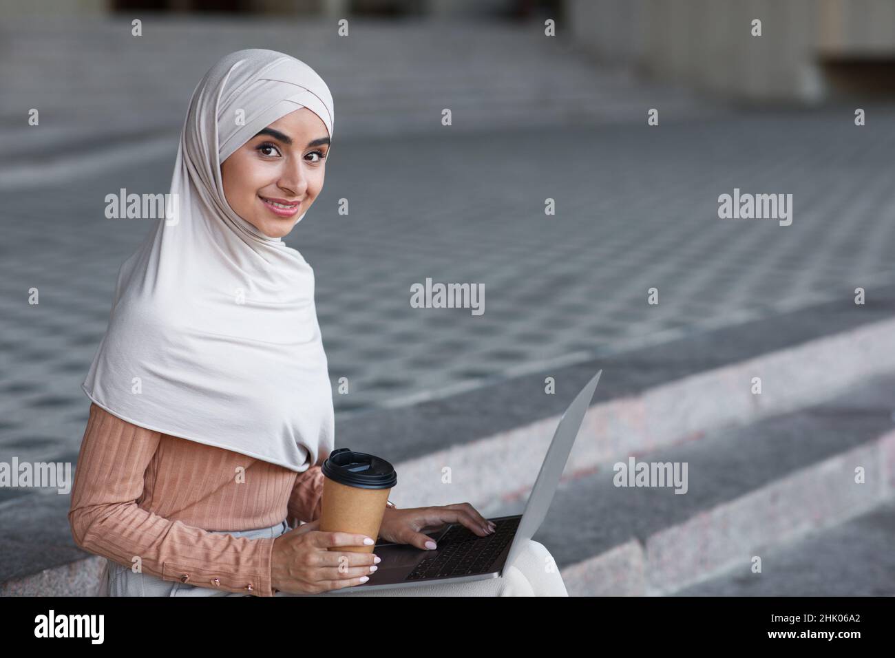 Mobile devices hi-res stock photography and images - Alamy
