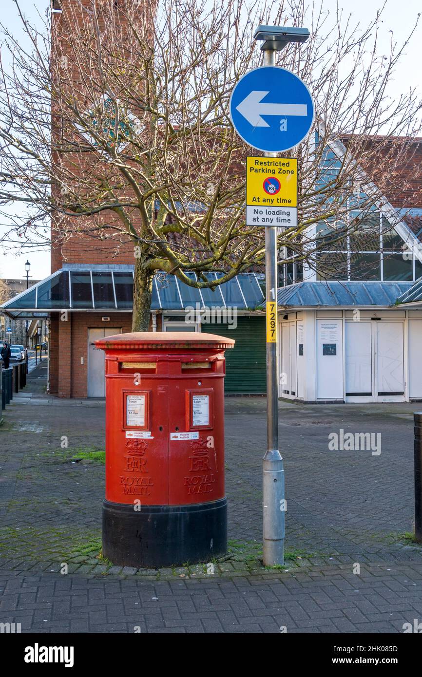 E r ii mail box hi-res stock photography and images - Alamy