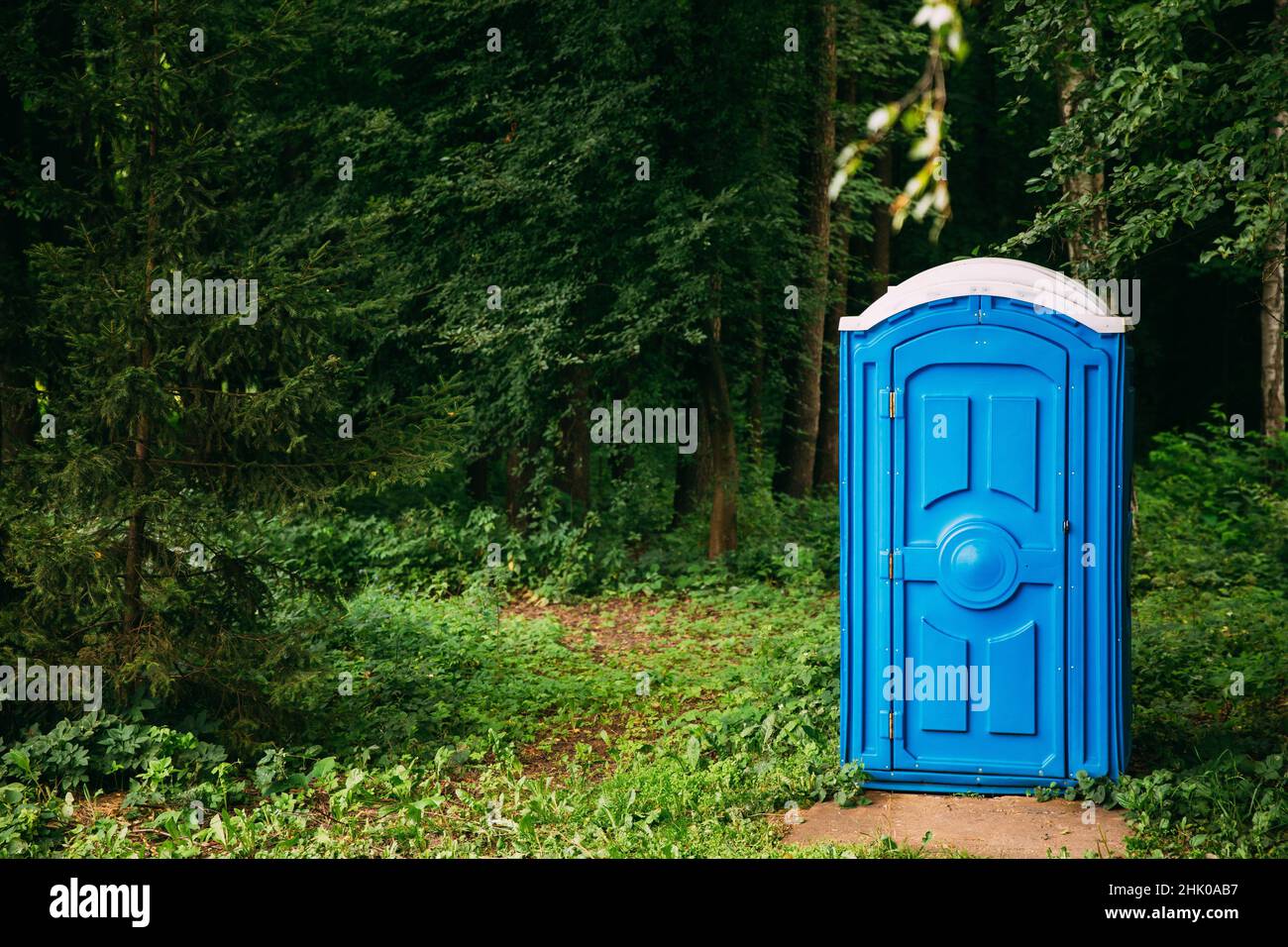 Toilet in the forest hi-res stock photography and images - Alamy
