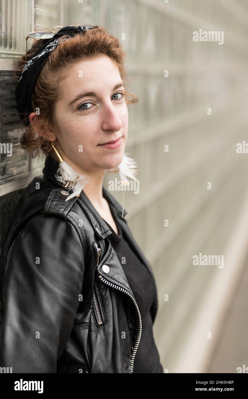 Beautiful young woman 20 years old hi-res stock photography and images ...