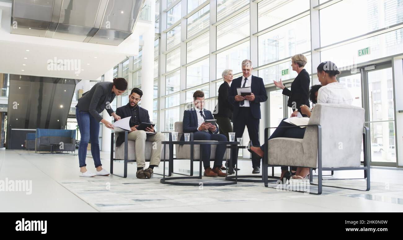 4k corporate business team meeting hi-res stock photography and images ...