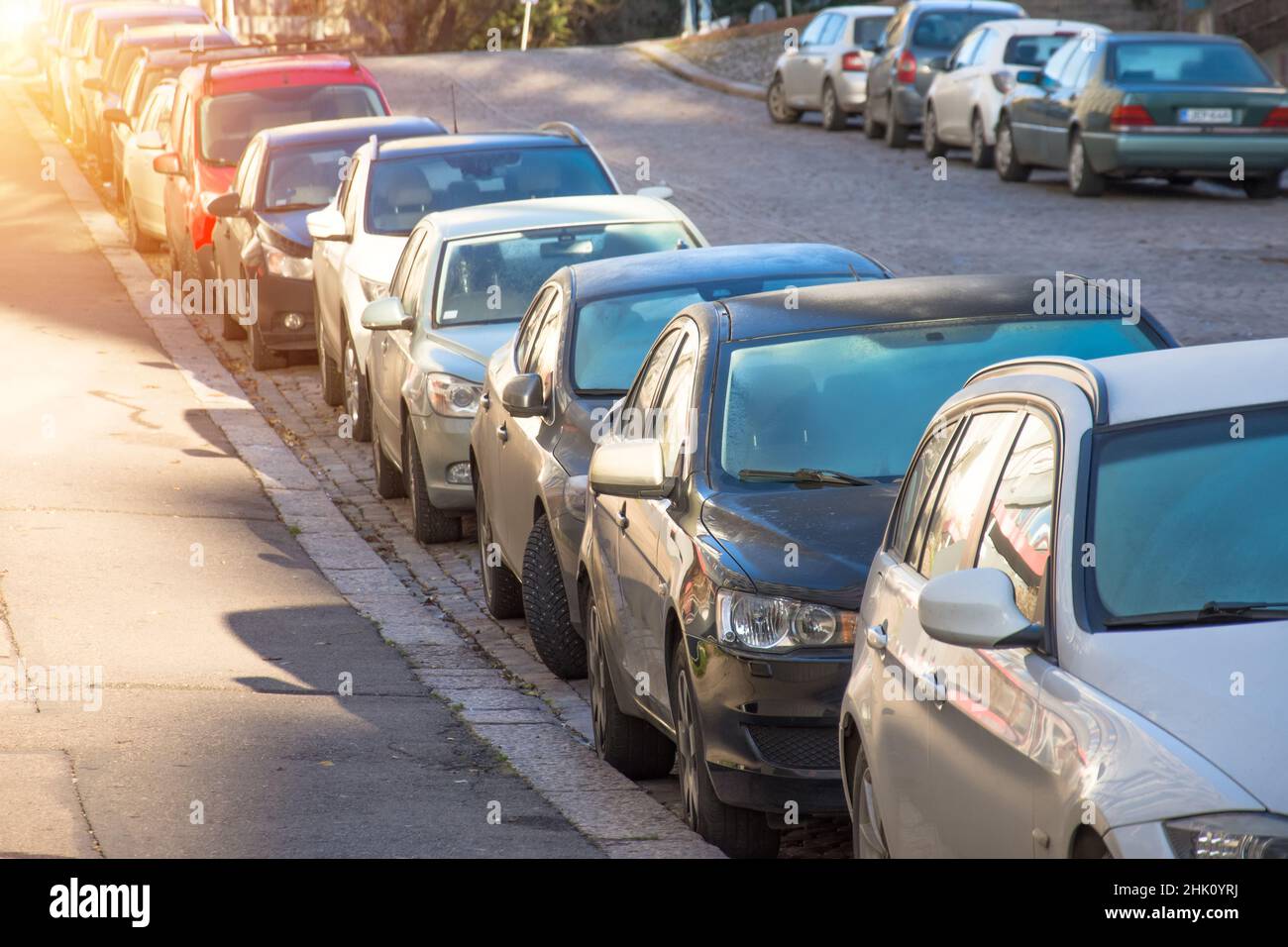 Car parked under street light hi-res stock photography and images - Alamy