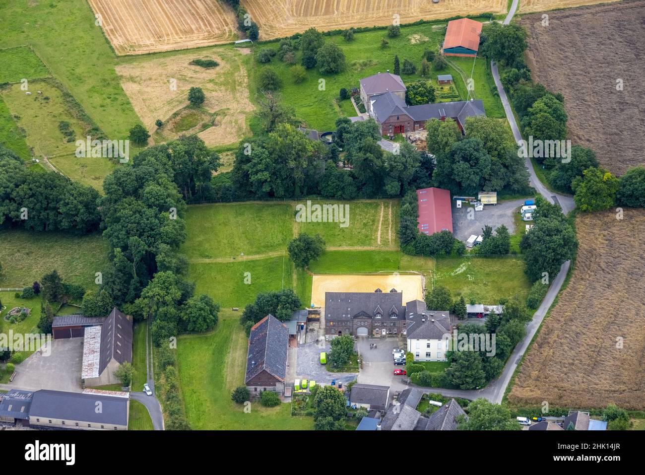 Landwirtschaftlicher hof reitanlage stockumer hellweg hi-res stock ...