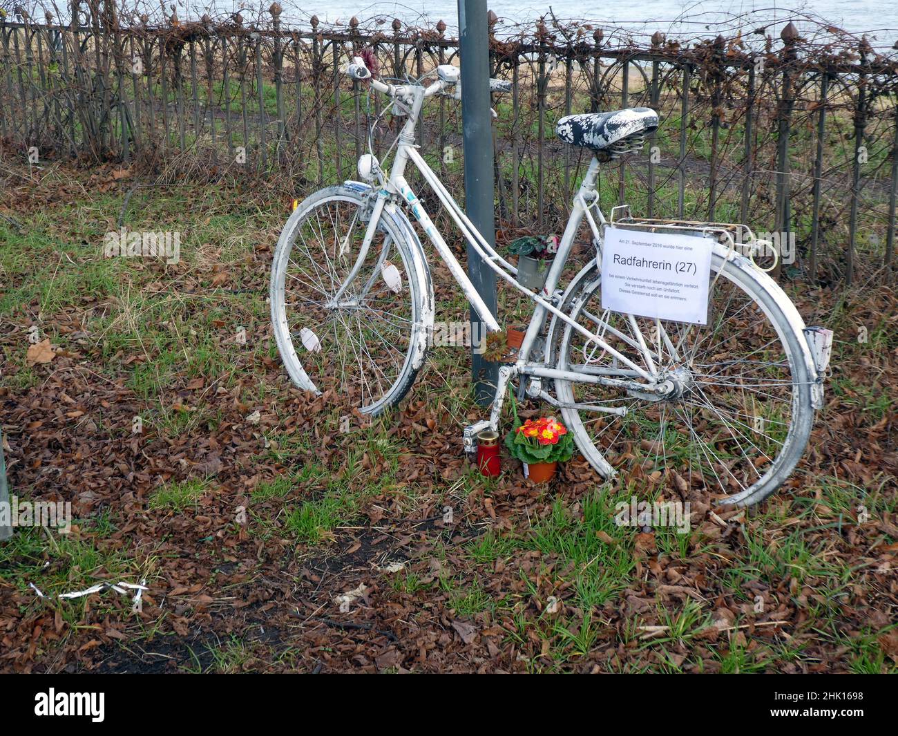 Cologne, Germany. 23rd Jan, 2022. A white ghost bike - White painted ...