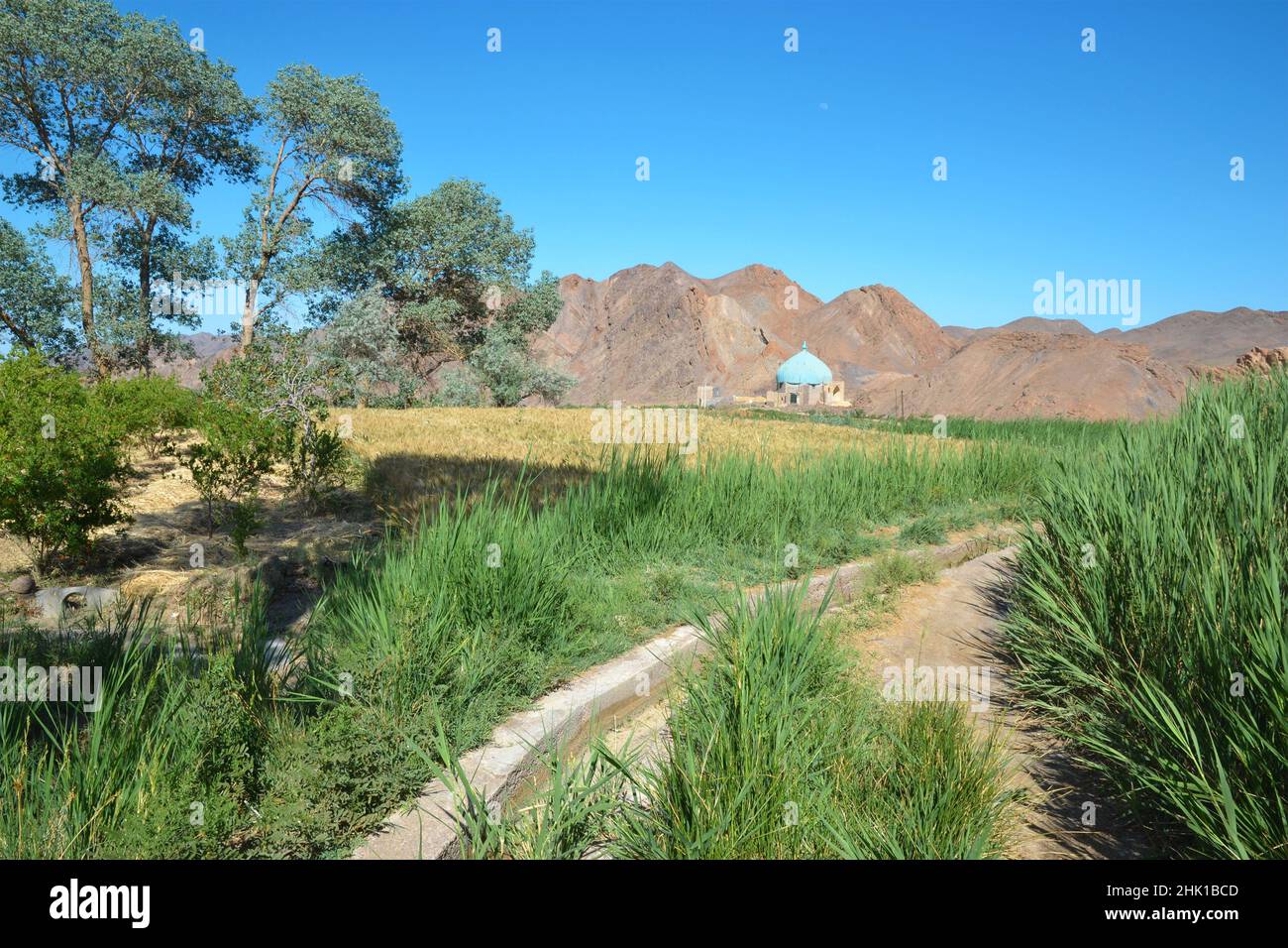 Kharanagh Ardakan Castle, mountains around ancient village near the ...