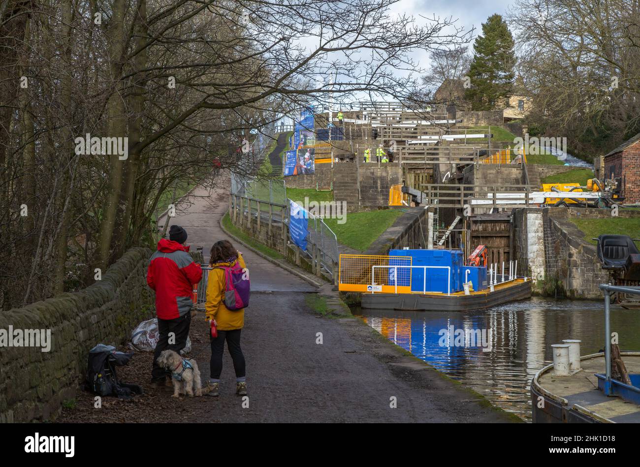 Replace canal lock gates hi-res stock photography and images - Alamy