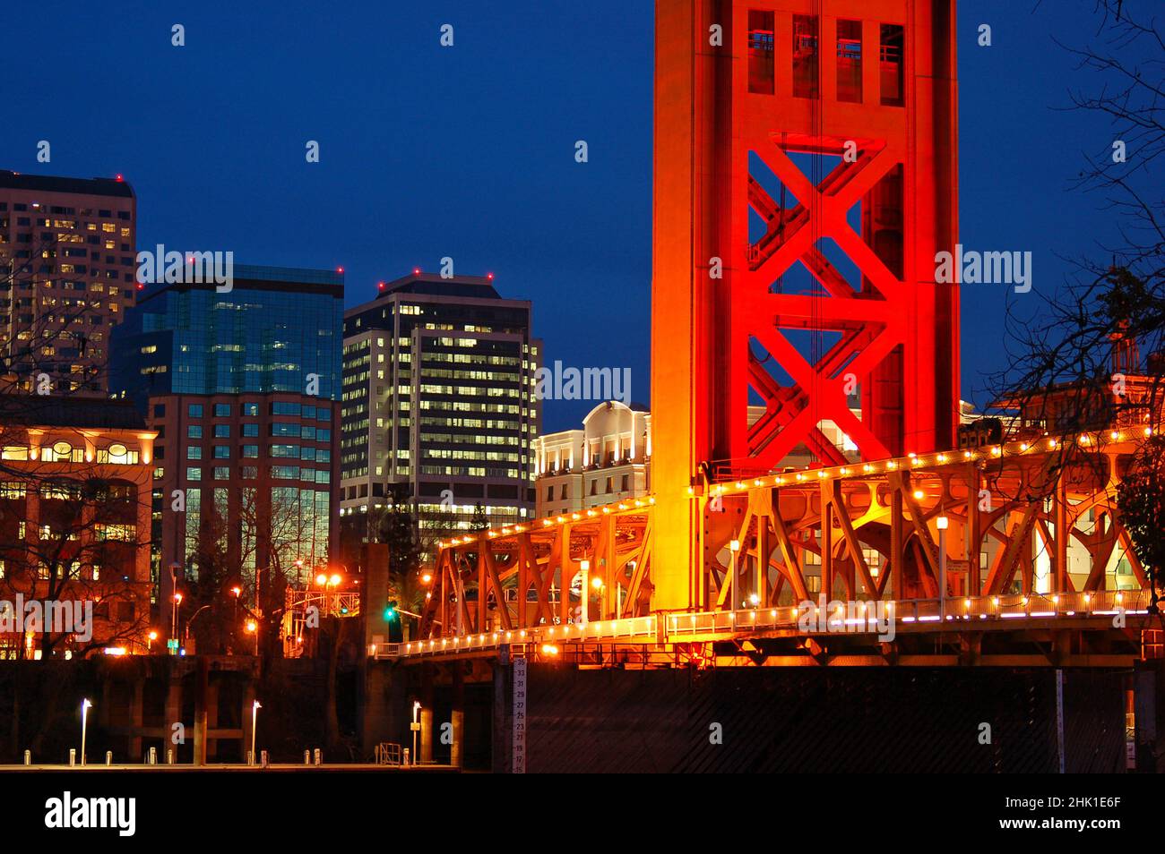 The Tower Bridge and the Sacramento skyline Stock Photo - Alamy