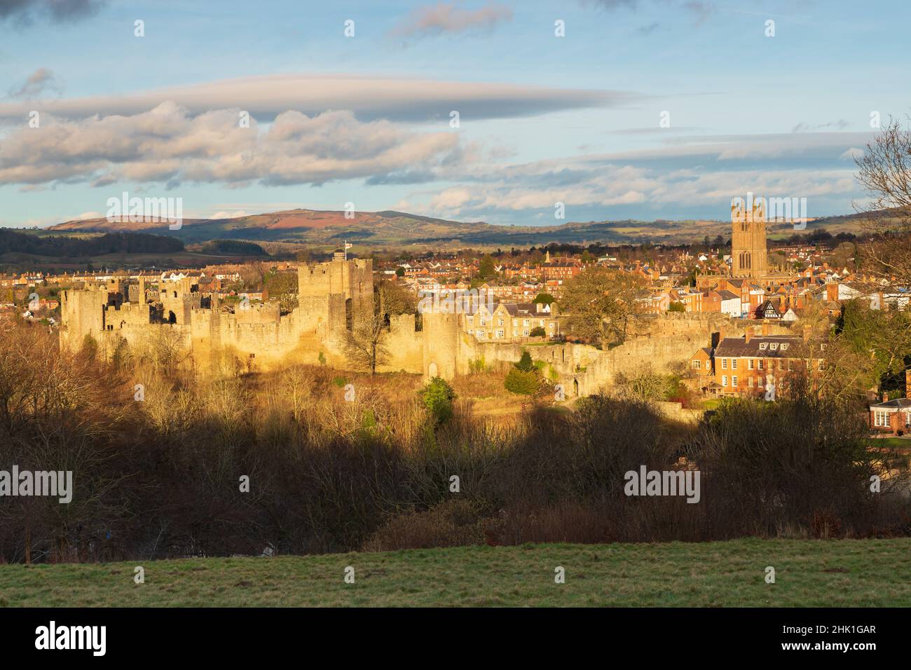 Welsh marches castle hi-res stock photography and images - Alamy