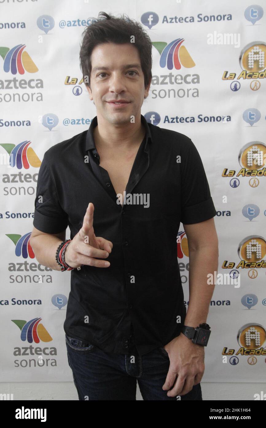 El cantante sonorense Yahir superviso los trabajos del casting de la ...