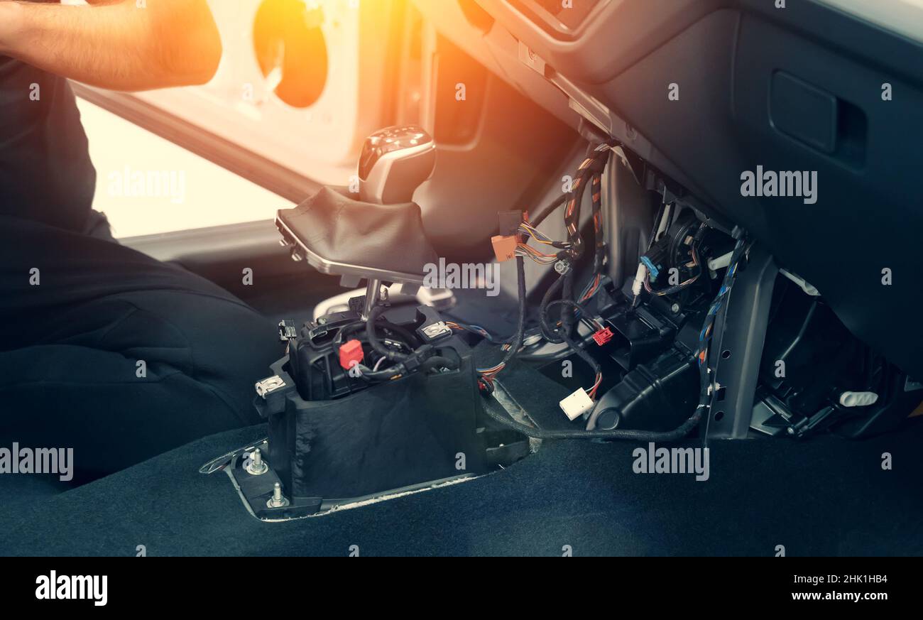Car repair shop interior hi-res stock photography and images - Alamy