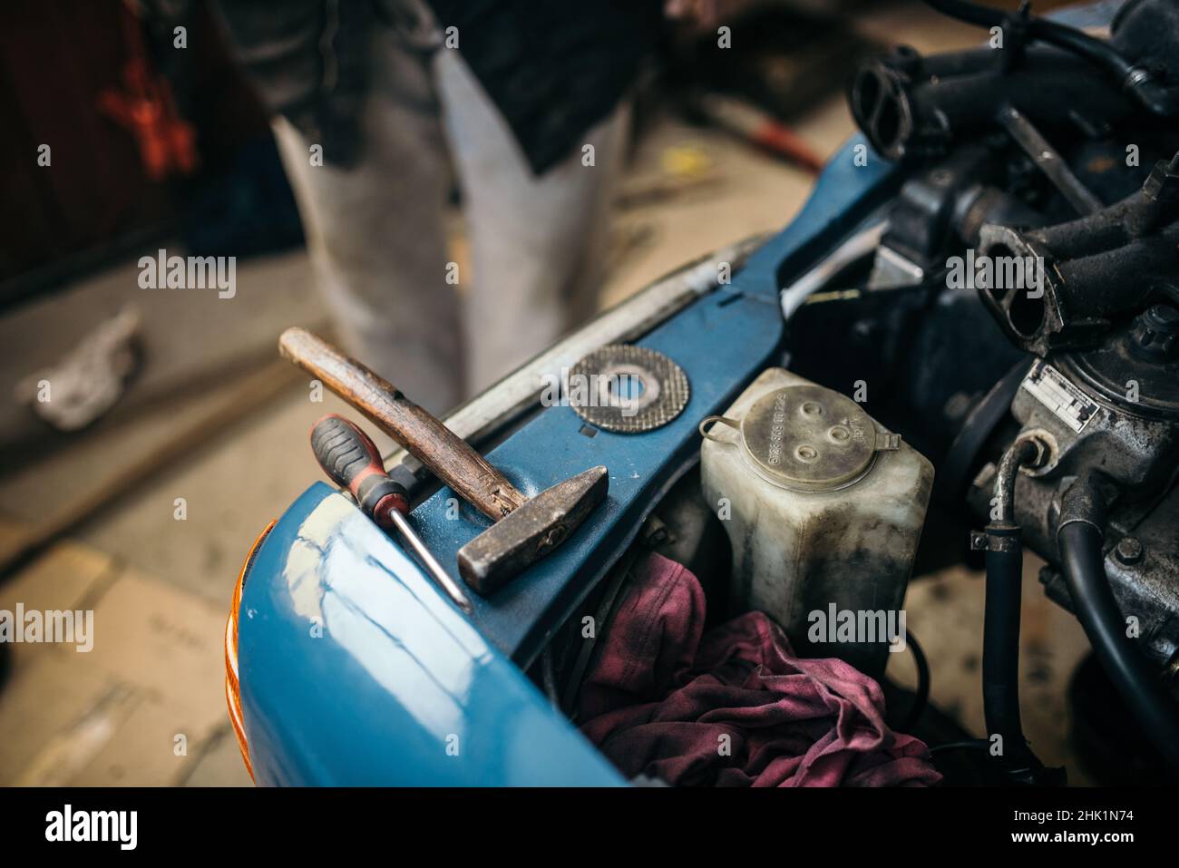 Hammer car hi-res stock photography and images - Alamy