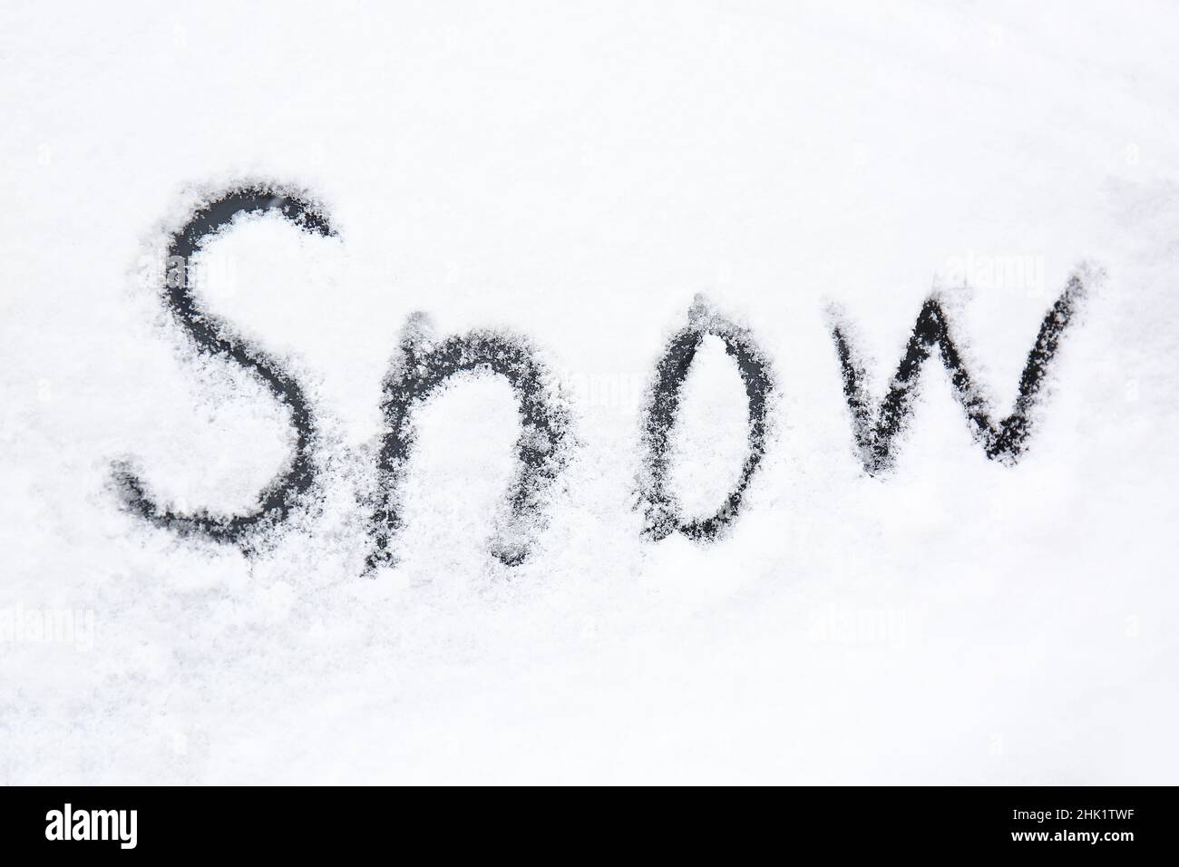 Car message snow written hi-res stock photography and images - Alamy