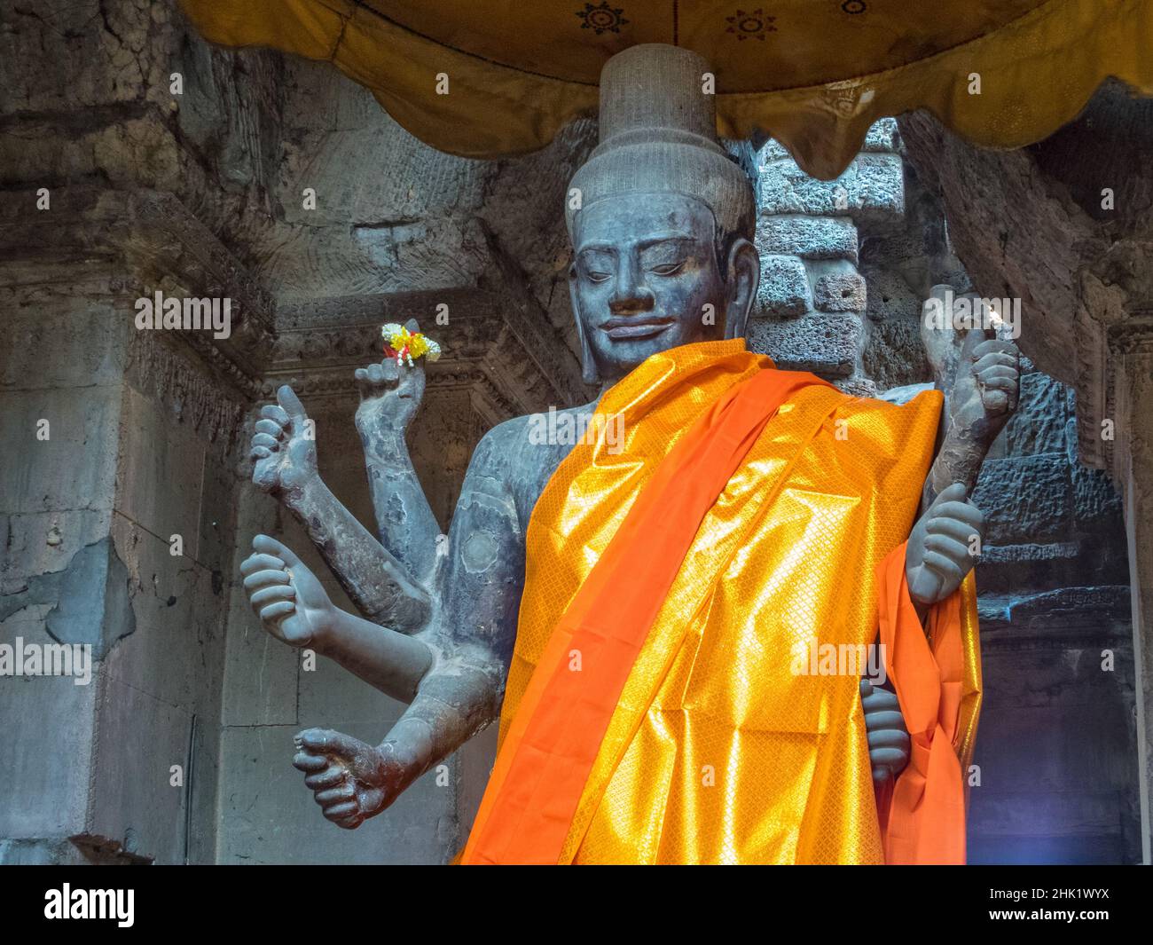 Statue of Vishnu in Angkor Wat - Siem Reap, Cambodia Stock Photo - Alamy