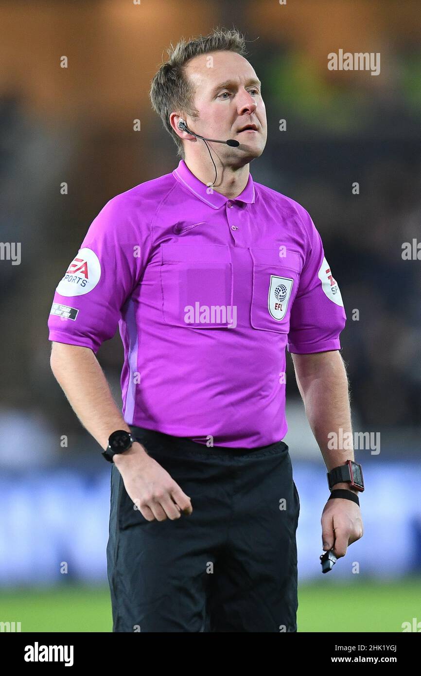 Referee Oliver Langford during the game Stock Photo - Alamy