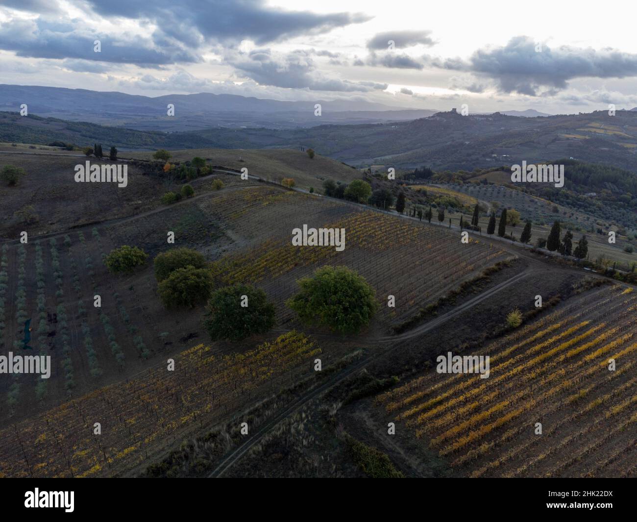 View on hills of Val d'Orcia near Bagno Vignoni, Tuscany, Italy. Tuscan ...