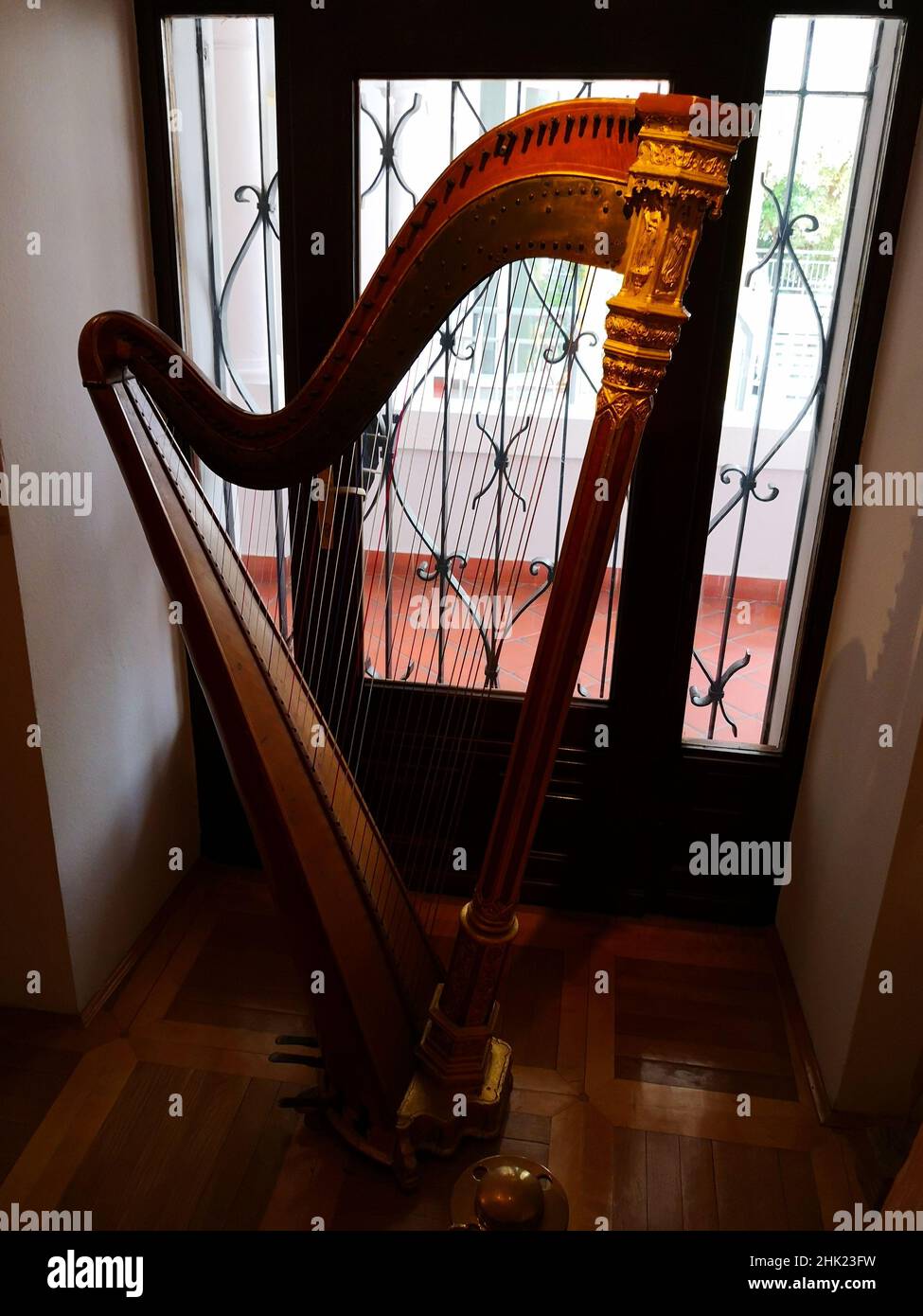 Harp playing detail hi-res stock photography and images - Alamy