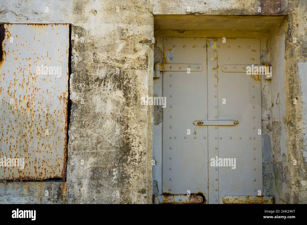 Rusted Heavy Iron Doors Stock Photo - Alamy