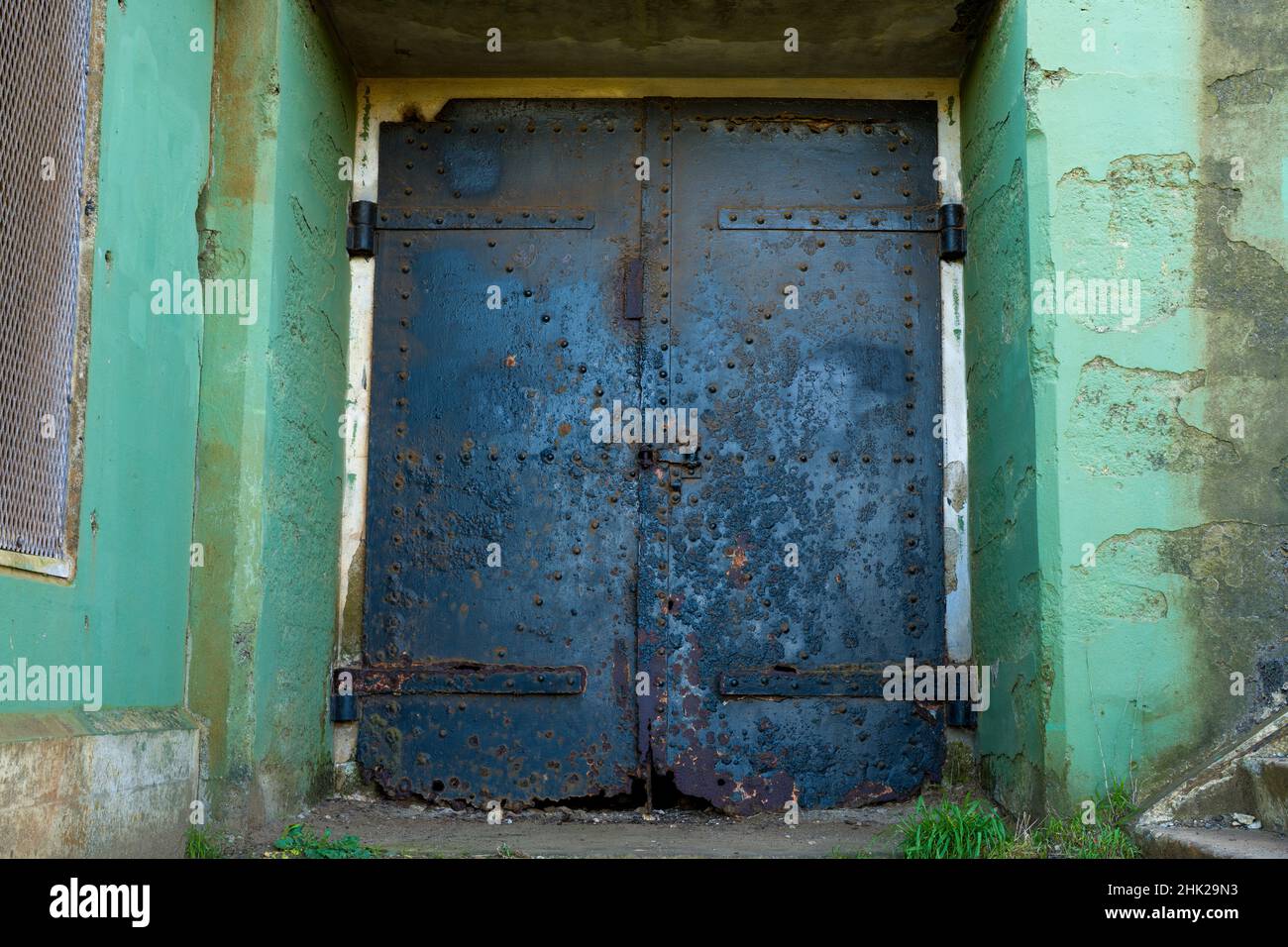 Rusted Heavy Iron Doors Stock Photo - Alamy