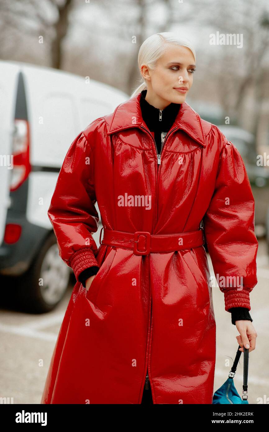 Street style, model Stella Duval after Chanel Spring Summer 2022 Haute ...