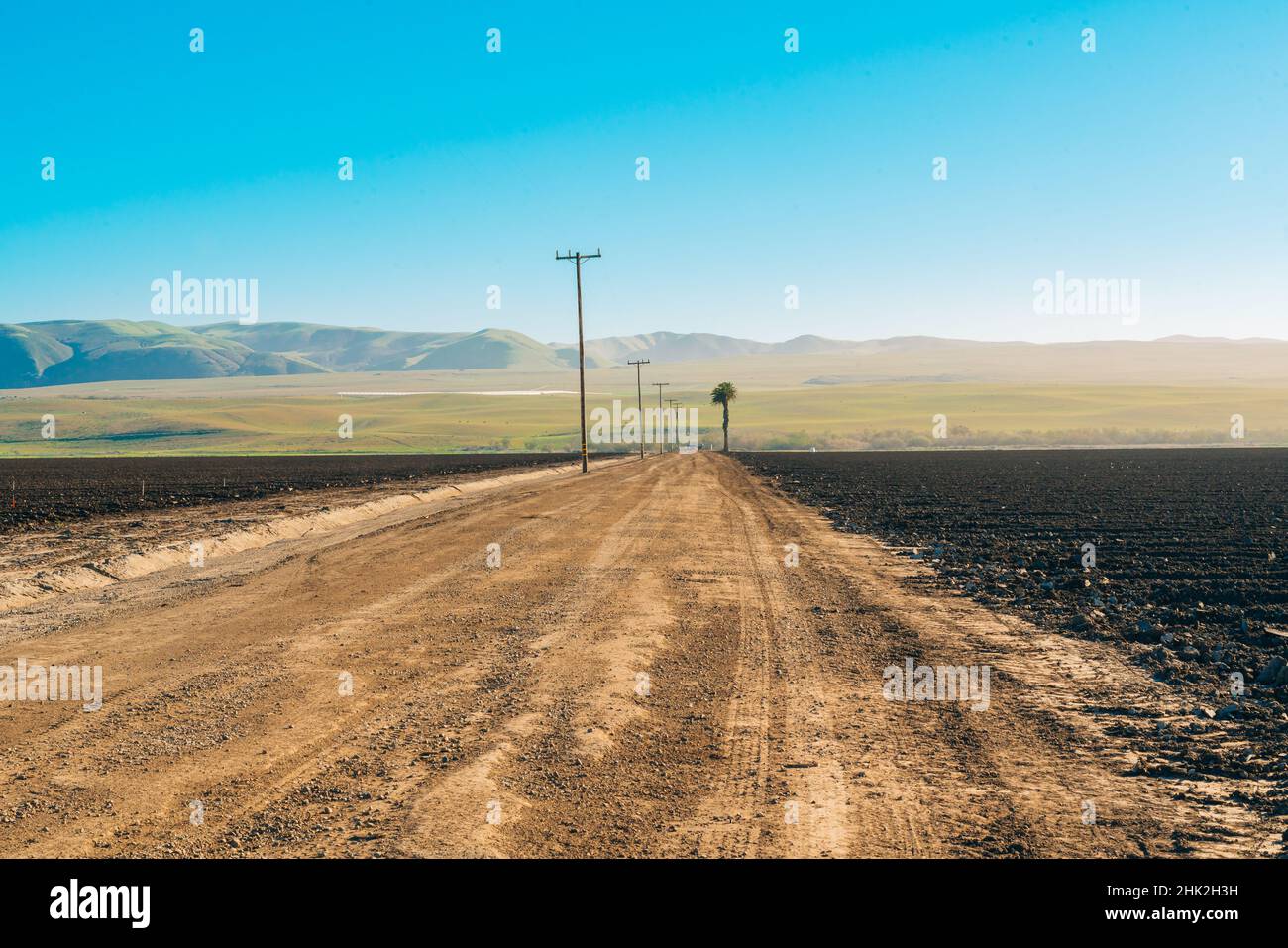 Empty agricultural landscape hi-res stock photography and images - Alamy