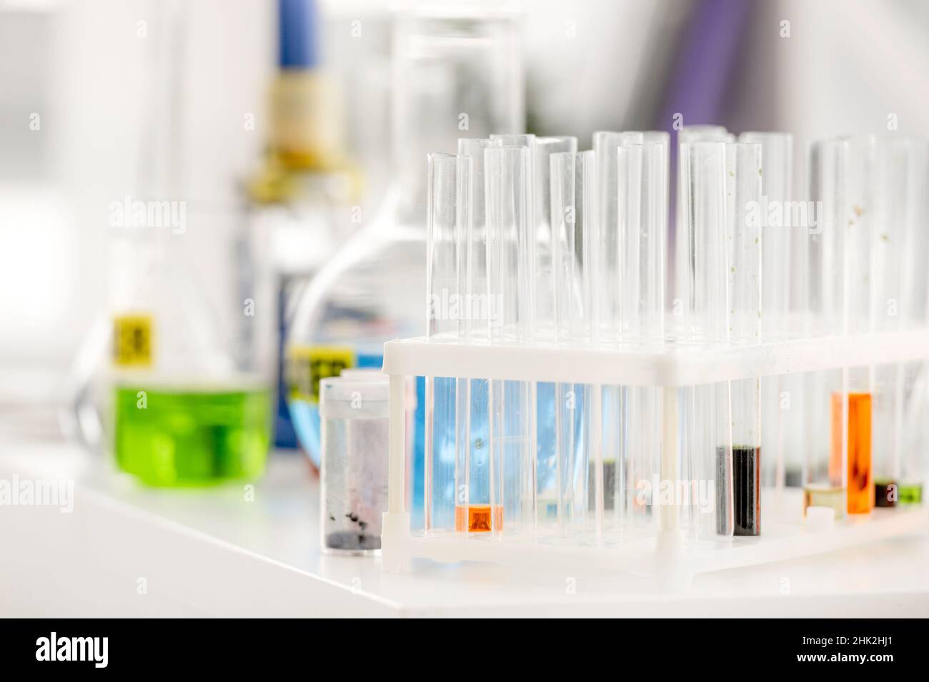 Chemical analysis room hi-res stock photography and images - Alamy