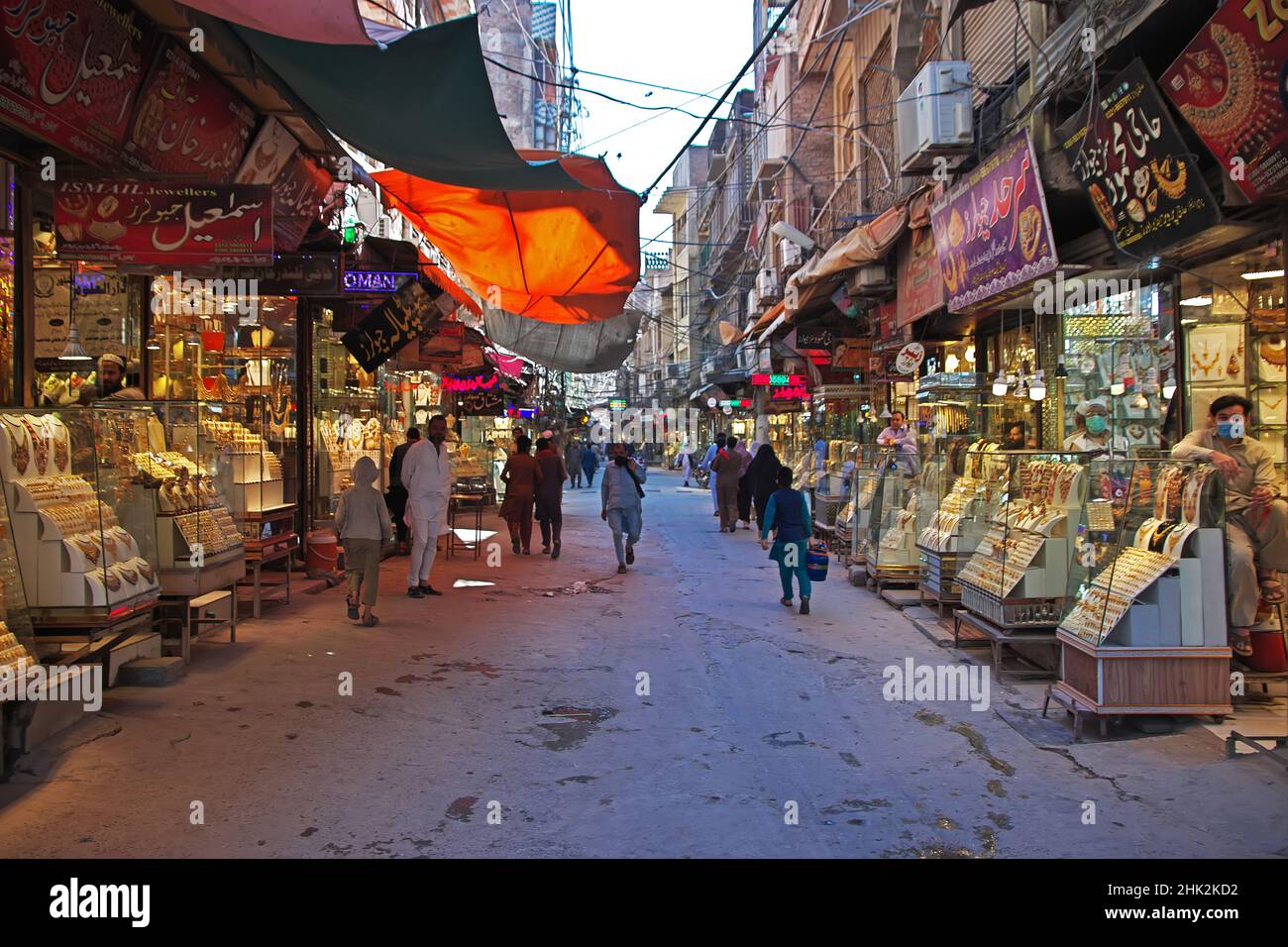The local market, bazaar in Peshawar, Pakistan Stock Photo - Alamy