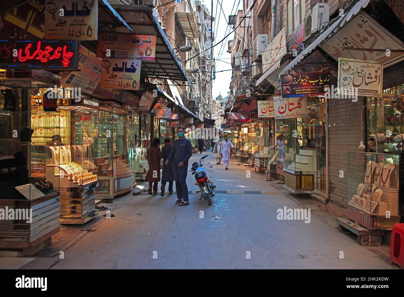 The local market, bazaar in Peshawar, Pakistan Stock Photo - Alamy