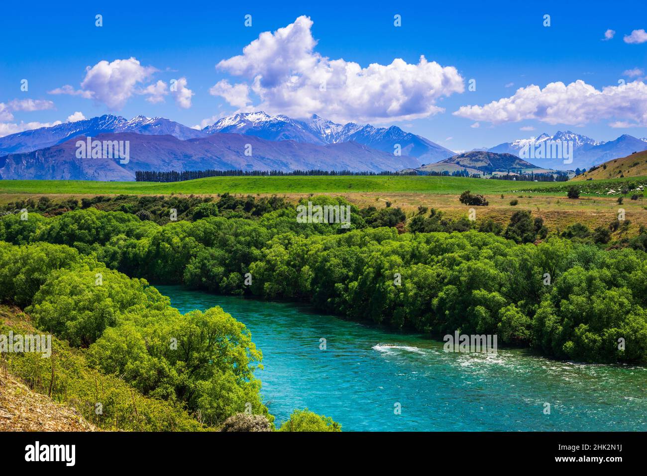 River view from the Upper Clutha River Track, Central Otago, South ...
