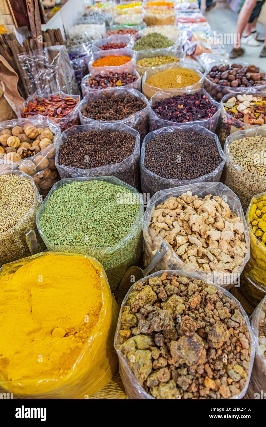 Oman souk spice hi-res stock photography and images - Alamy