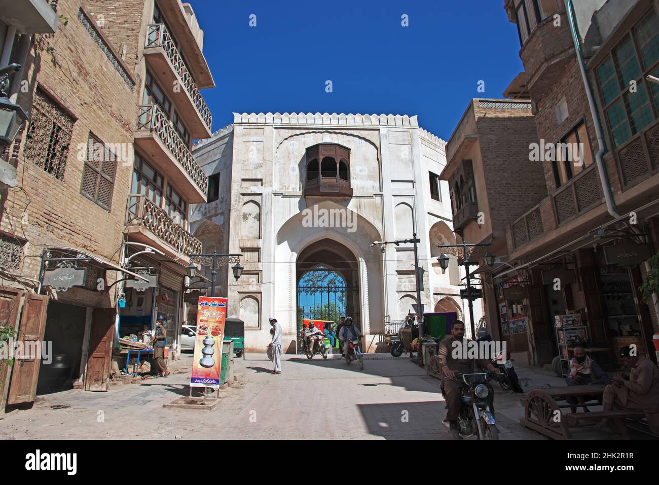 The vintage gate in Peshawar, Pakistan Stock Photo - Alamy