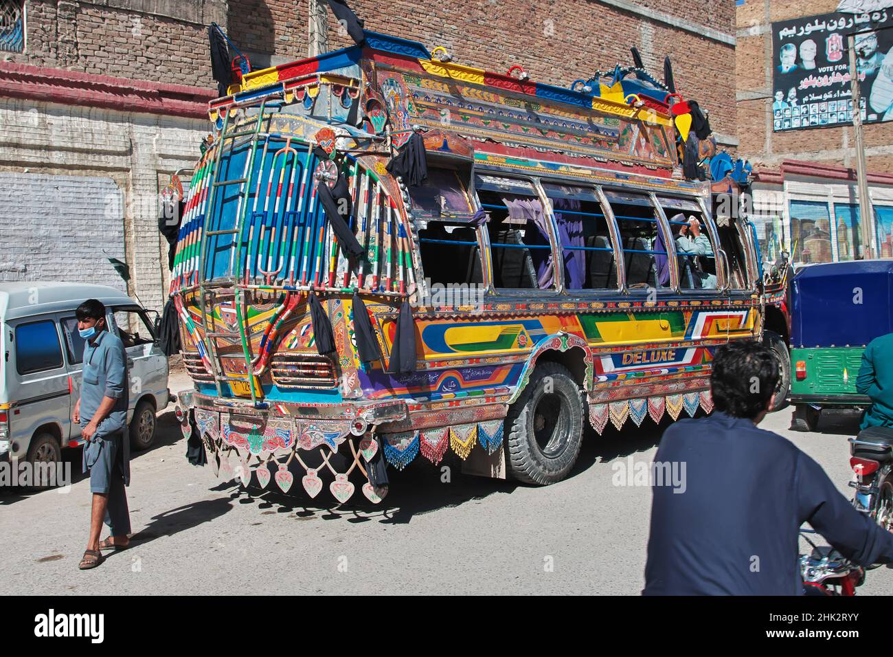 Pakistani bus road hi-res stock photography and images - Alamy