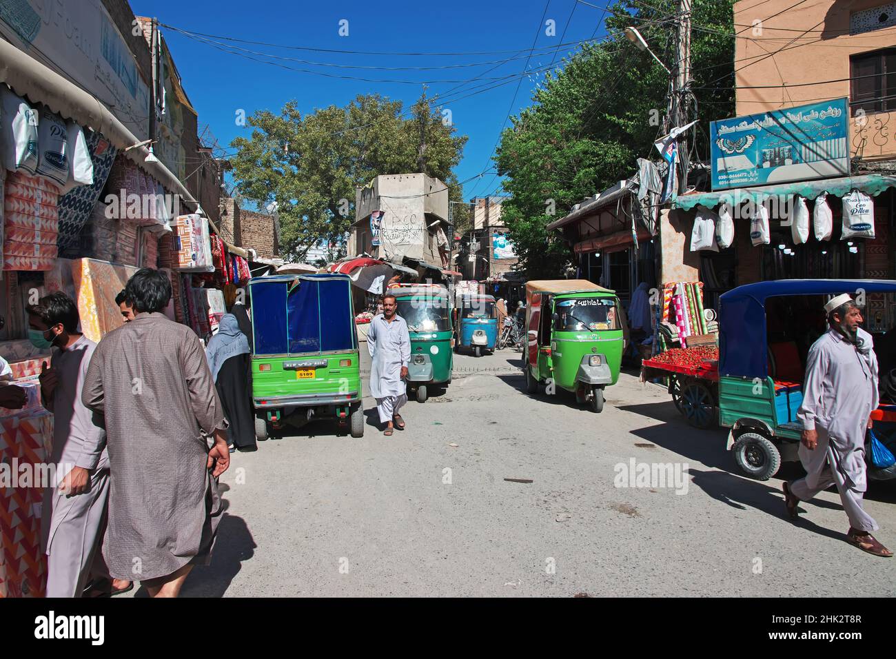 The local market, bazaar in Peshawar, Pakistan Stock Photo - Alamy
