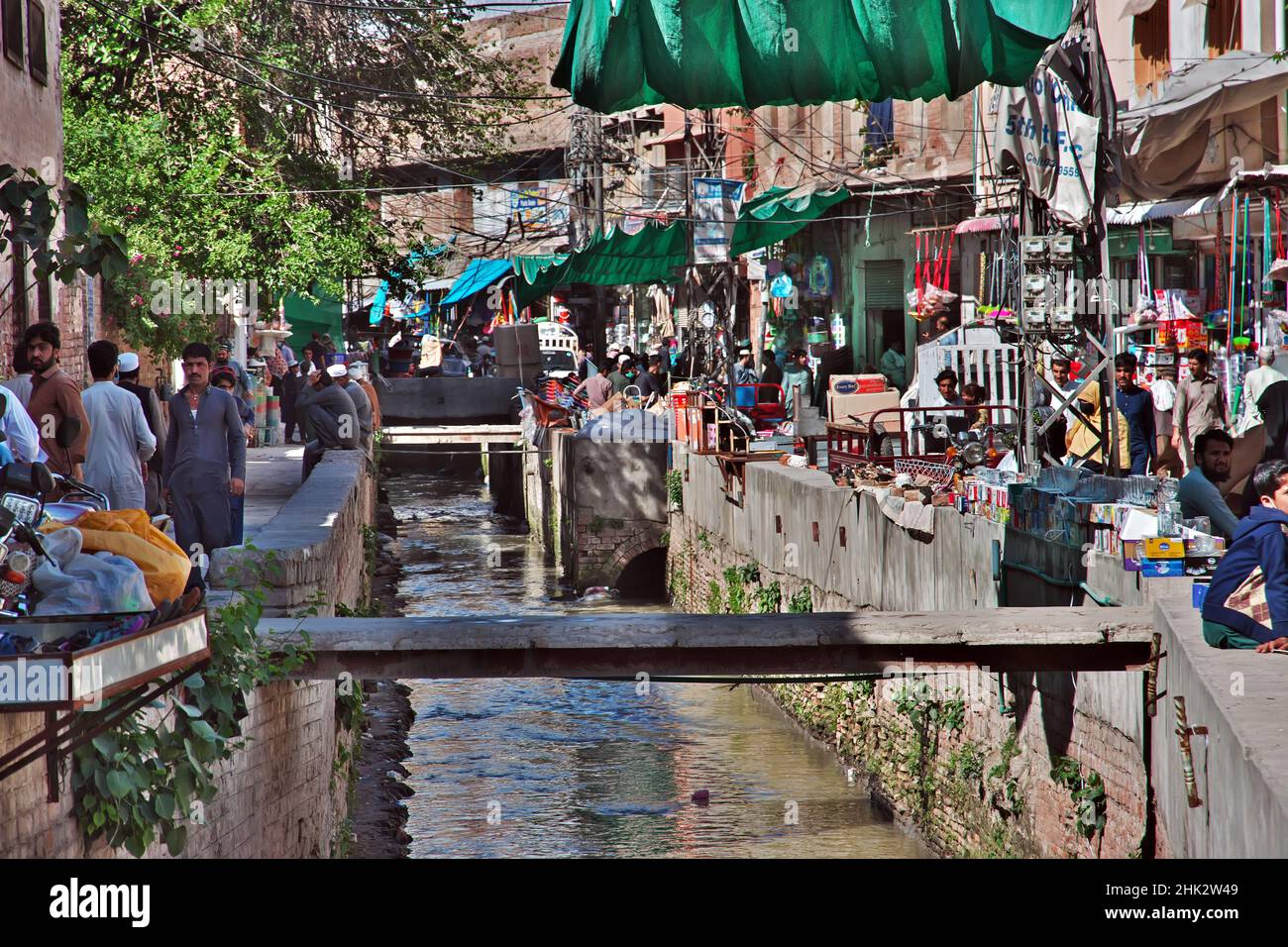 The local market, bazaar in Peshawar, Pakistan Stock Photo - Alamy
