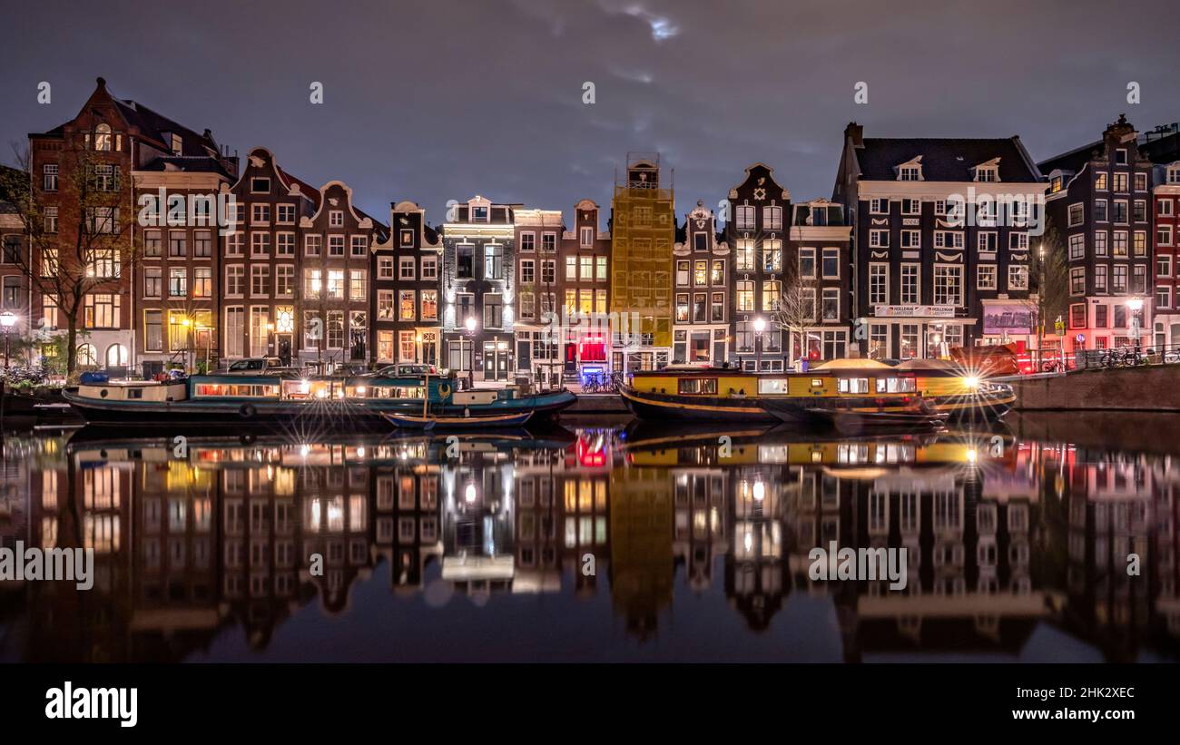 Canal scene at night hi-res stock photography and images - Alamy