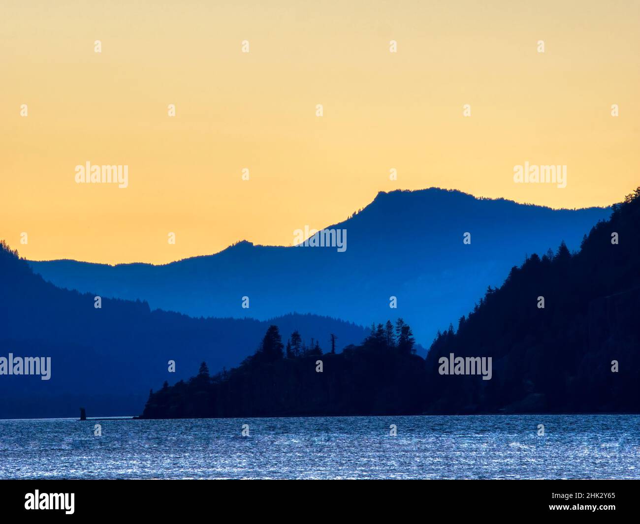 Oregon, Columbia River Gorge National Scenic Area, Columbia River and ...