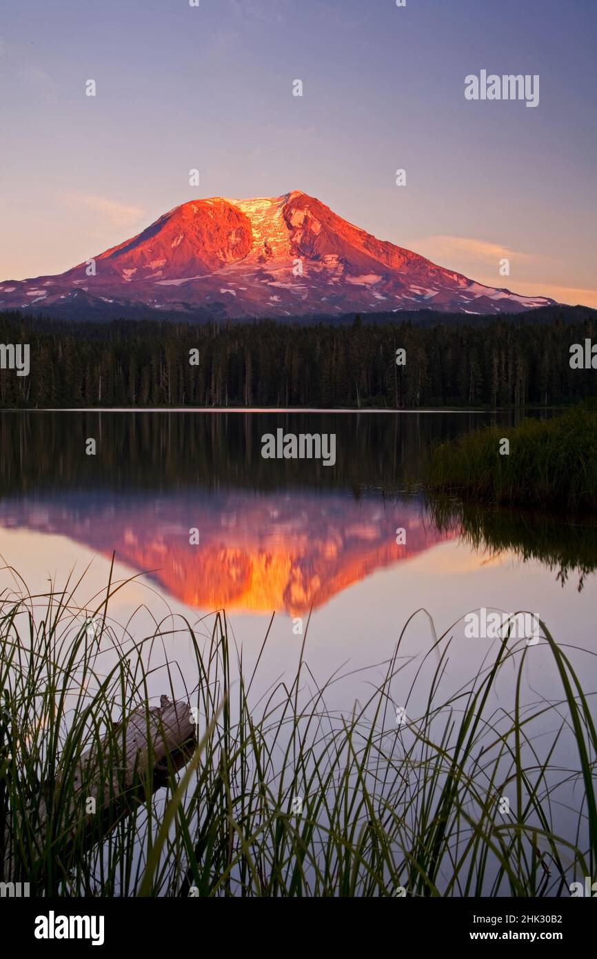 Mt adams washington state usa hi-res stock photography and images - Alamy